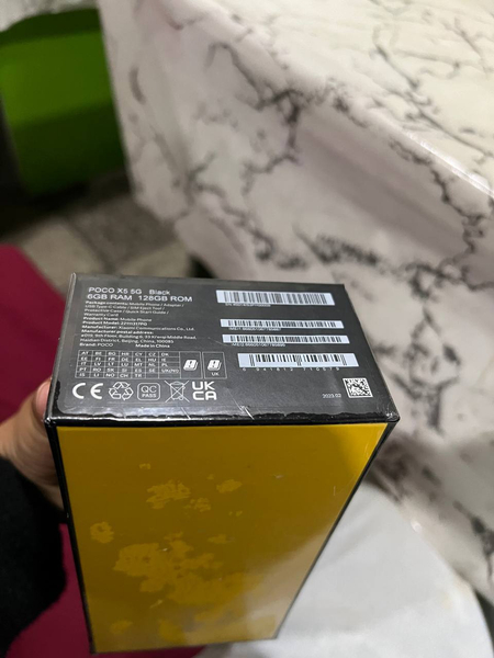 Poko x5 5j sroshna satiladi taza ashilmagan