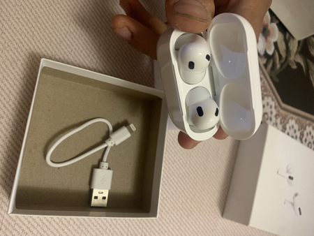 Airpods sotiladi yangi