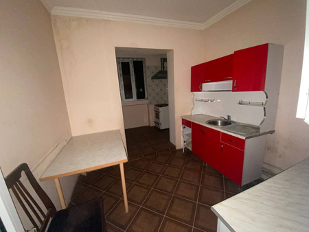 Срочно срочно продаётся 4 комната на 9 этаже Согдиана ор 63 школа