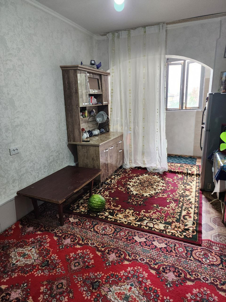 Продаётся своя квартира  1/2/4  кирпич Карасув -6  маласемейка галерей