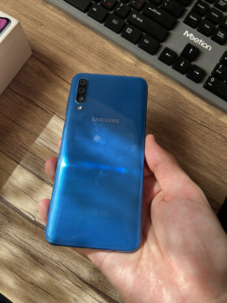 Samsung A50 4/64 GB