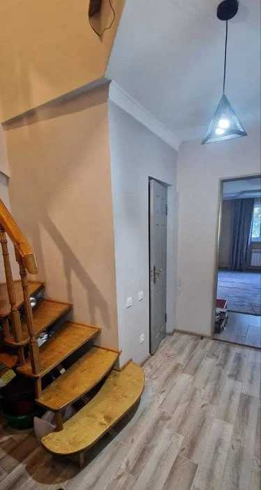 Сдается дуплекс квартира в  (на  ул Бабура Яккасарай ). 4-х комнатная,