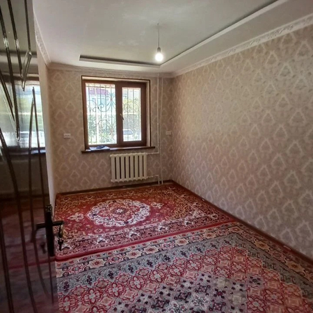 Срочно продаётся 3х комнатная квартира на 1этаже в Шарке за Чеваром ок