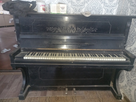 Piano satiladi 800.000