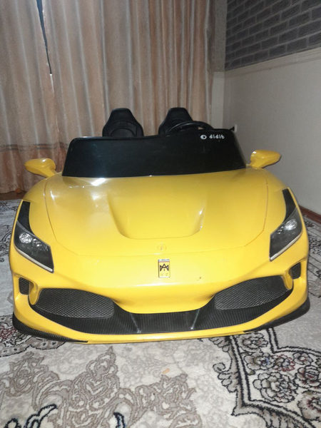 Bolalar avtomobili ferari