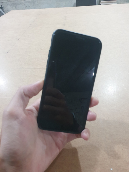 Iphone x,c 256 pamit