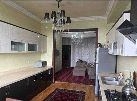 (К124021) Yakkasaroy tumanida 4-xonali kvartira sotiladi