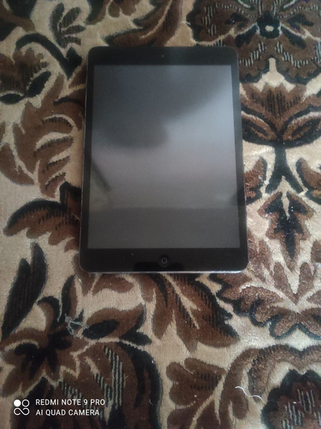 Продается срочно Планшет модель ipad mini 2