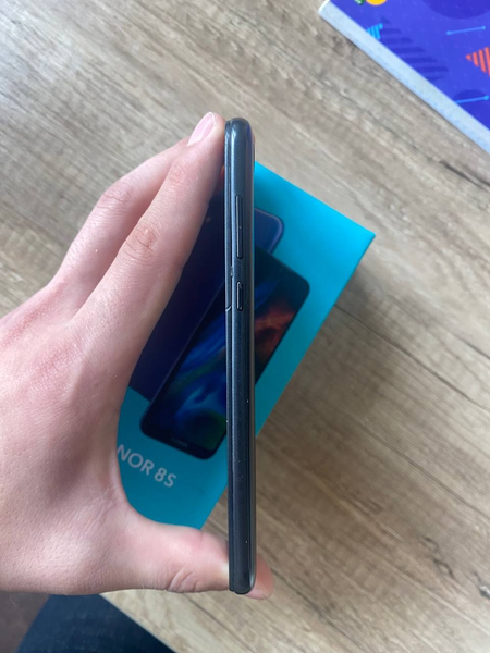 Honor 8s kar dok