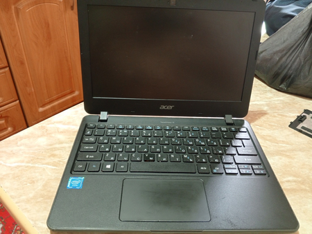 Acer travelmate b117 n16q9