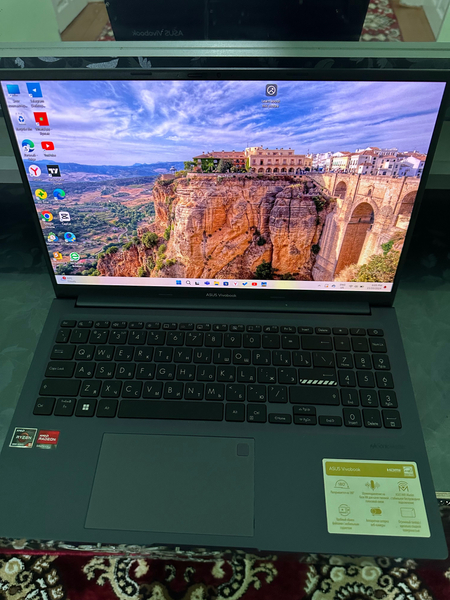ASUS Vivobook 15 oled