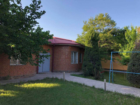Дача 8 соток в Чирчике (Аранчи), 2 дома, бассейн, летняя кухня, сауна