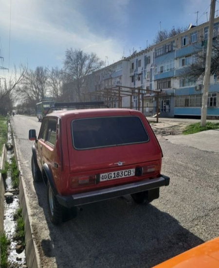 Нива 2121 сотилади 1983 год