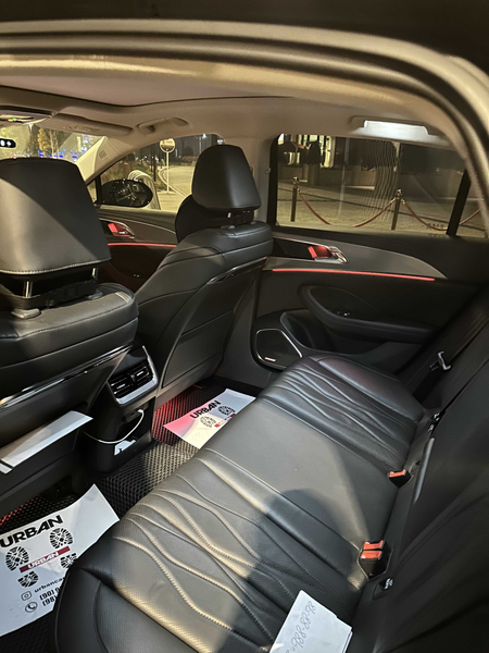 Hongqi H5 restyle