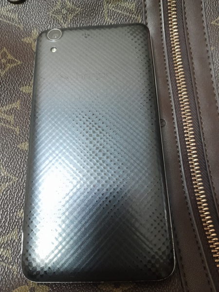 Assalom alekum telefon sotiladi Xonor imei utgan 2ta Sim 16gb xotira