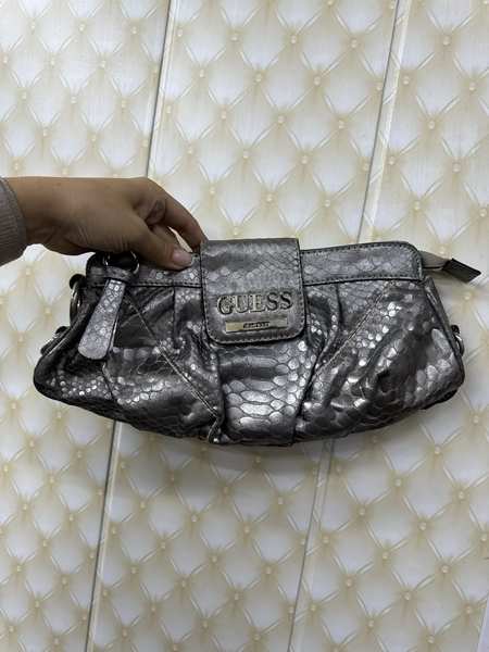 Сумочки фирмы «Guess»