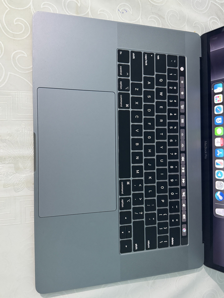 Iphone 13 Pro Max и MacBook Pro 15’ 2018