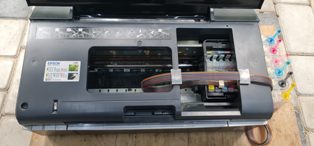На запчасти цветной принтер EPSON T50