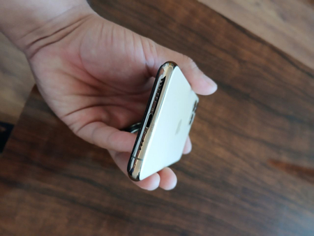 Iphone 11 pro.