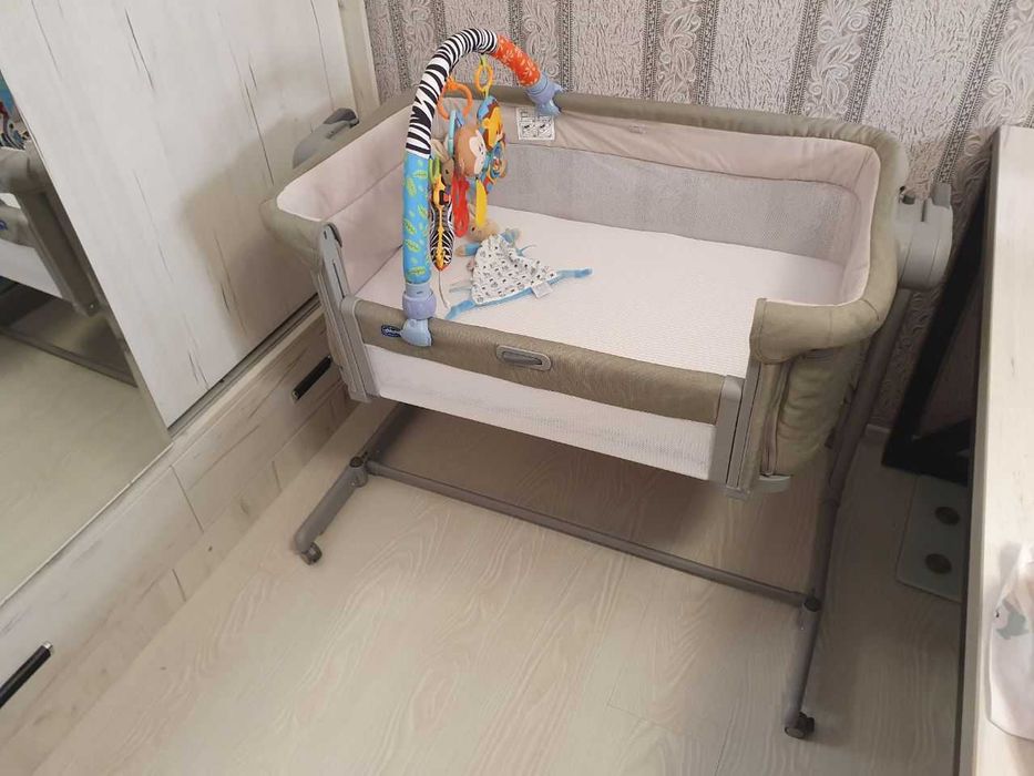 Продается детская кроватка Chicco Next2Me.