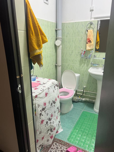 Arenda sergiliy 4 bekat oldida