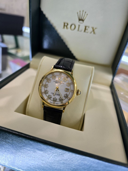 Женские Ролексы из чистого золота 750 пробы.