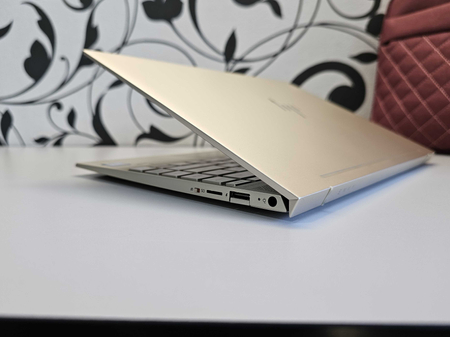 ПРОДАМ HP ENVY 13 Бизнес Ноутбук Core™ i5-8265U/8GB/256SSD/13.3