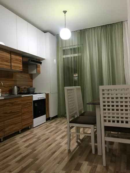Сдается трёхкомнатая Новостройка по улице Махтумкули.
