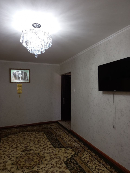 Срочно продаётся 1 ком квартира в 1мкр