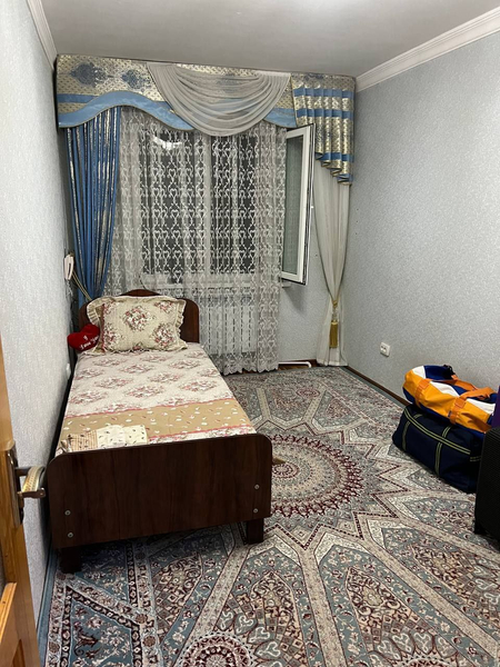 В аренду 4 х комнатная. Микрорайон