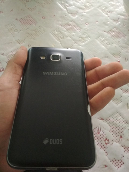 Samsung j3 2016 .