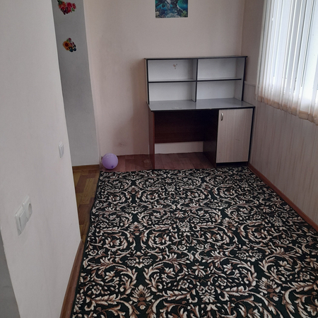 Аренда чилонзор фархадский 2.хона оилага 1.этаж кизлага укидиган