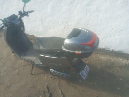Elektro skuter sotiladi