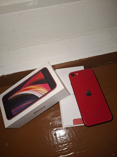 Iphone se 2020   .