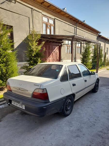 Moshina sotiladi gazi bor