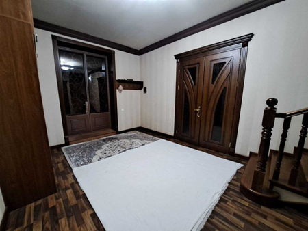 Xoji ota masjidi yonida 3 sotix uchqaxramon postdan 6km ichkarida