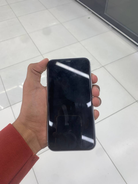 Iphone Xr sotiladi