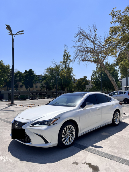 LEXUS ES 350 executive sedan