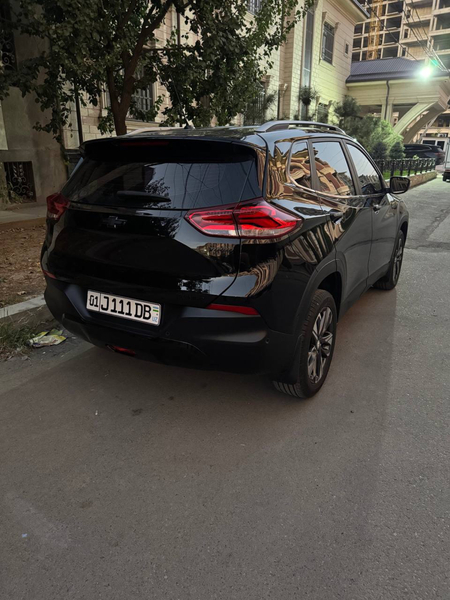 2023 treker rangi qora