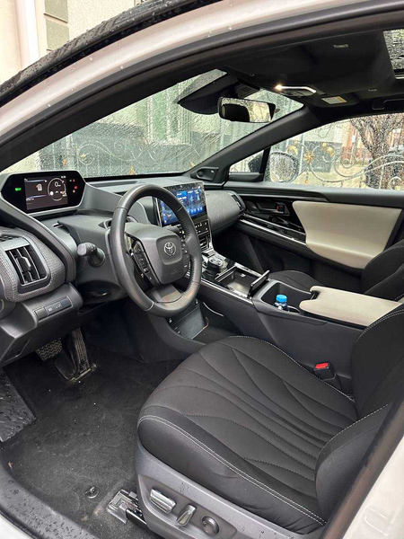 Срочно Продаётся Toyota BZ4X