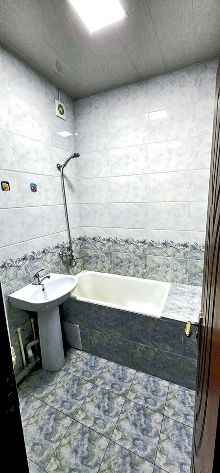 Продам 2 ком массив Феруза