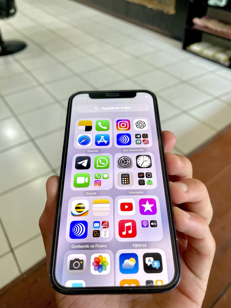 IPhone 12 mini.