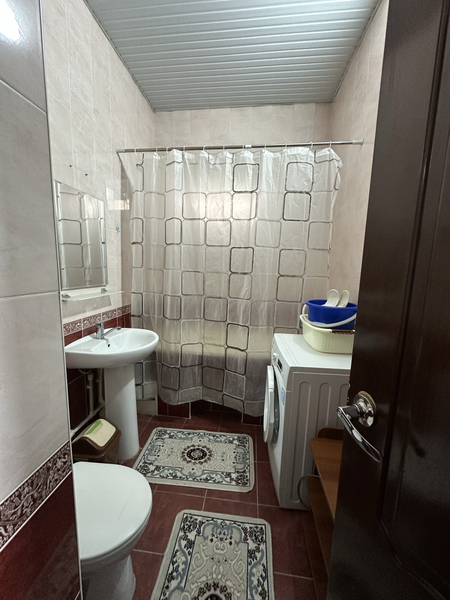 Одна комнатная квартира, локатция в Яккасарае. 450$ в месец