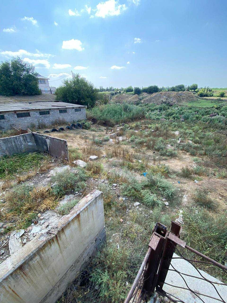 Продаю ВИЛЛУ 3 этажа с камином и бассейном с гаражом и ванной в доме.