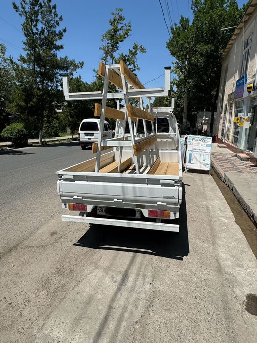Labo srochno sotiladi