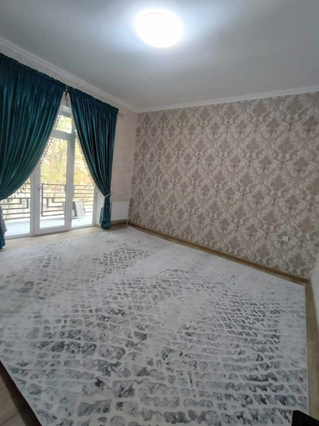 Икки хонали уй сотилади