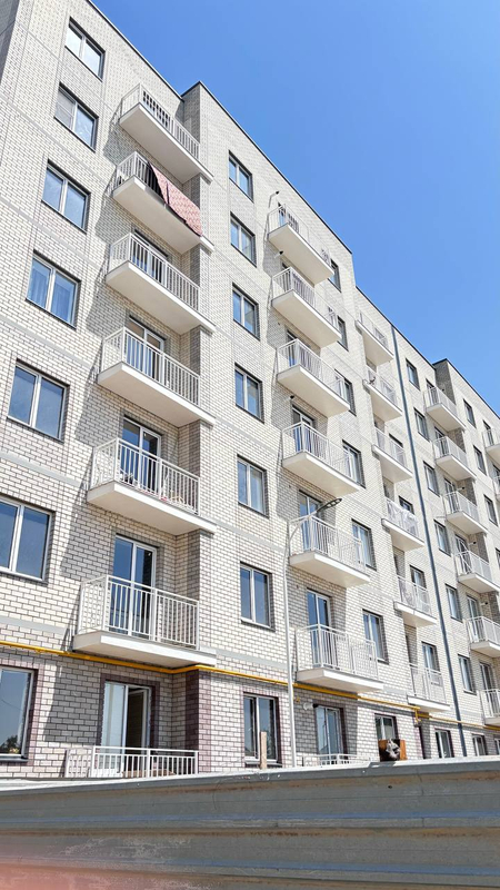 Уй сотилади . Куйлик бозори оркаси  28кв 1/7/7 30.000$  ПУЛ зарурлиги