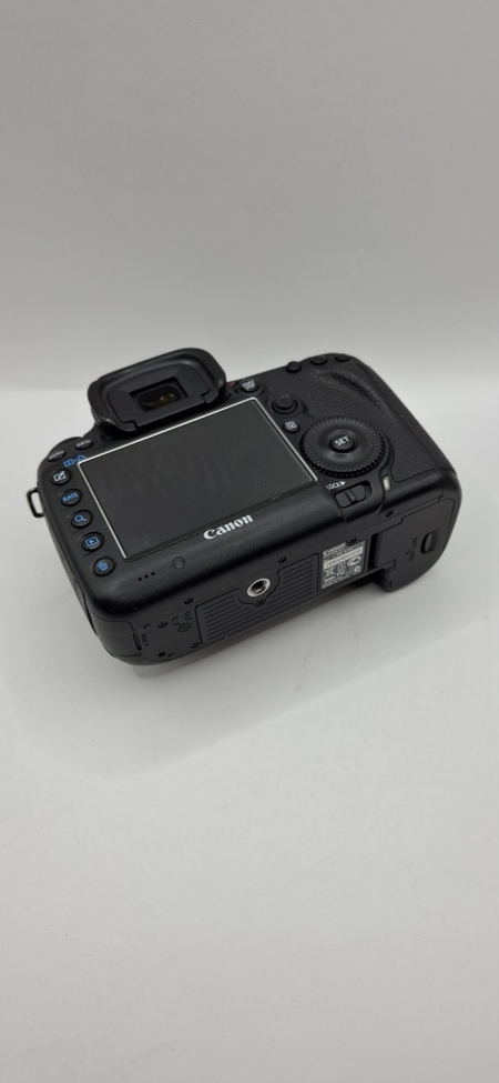 5D Mark III  chetdan kelgan