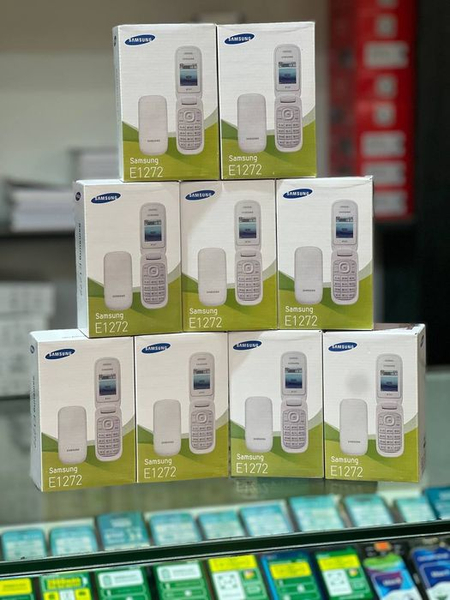 Samsung E1272 yengi telefon