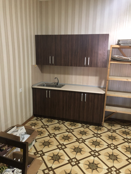 Продам витриную и кухоную мебель !!!